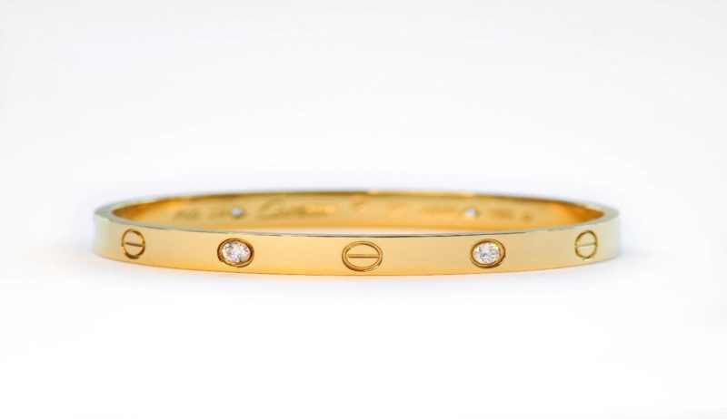 Best Gold Rings for Women's Right Hand - Gadget Advisor