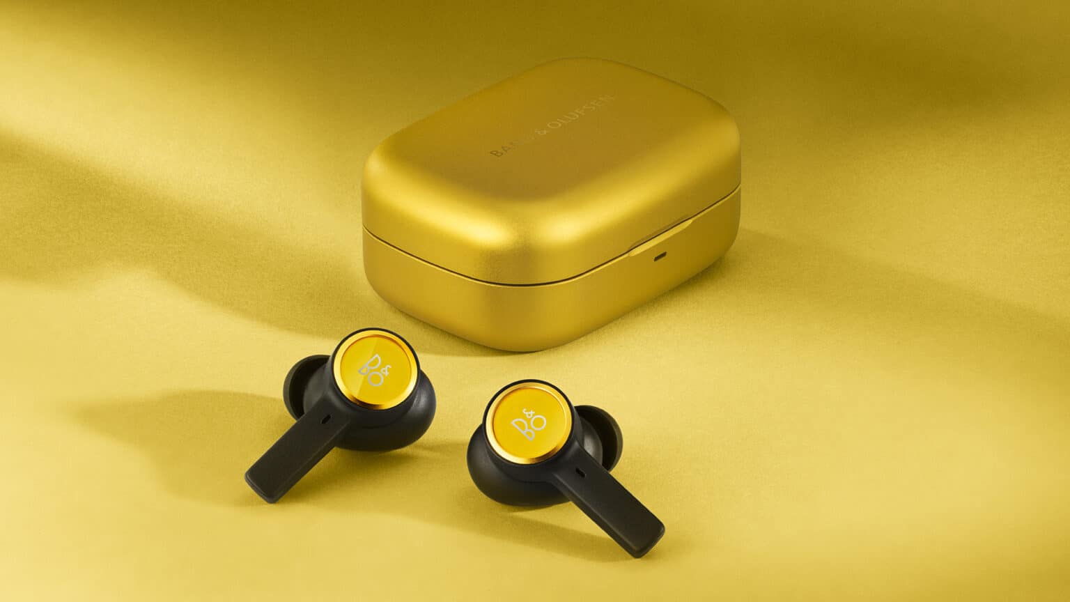 Custom B&O earbuds in yellow - Gadget Advisor