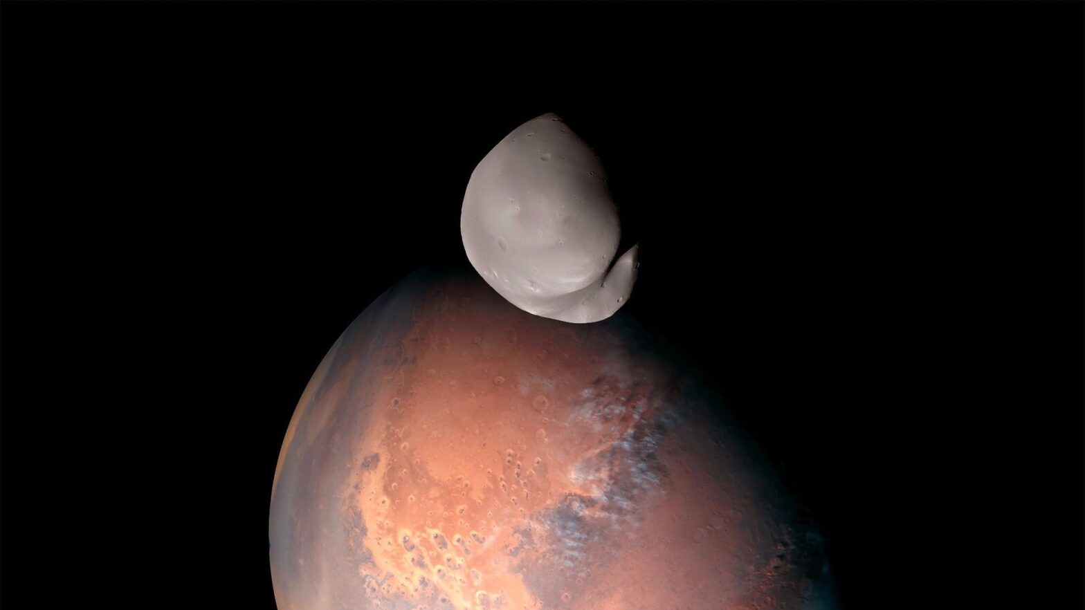 Hope checks out Mars moon Deimos - Gadget Advisor
