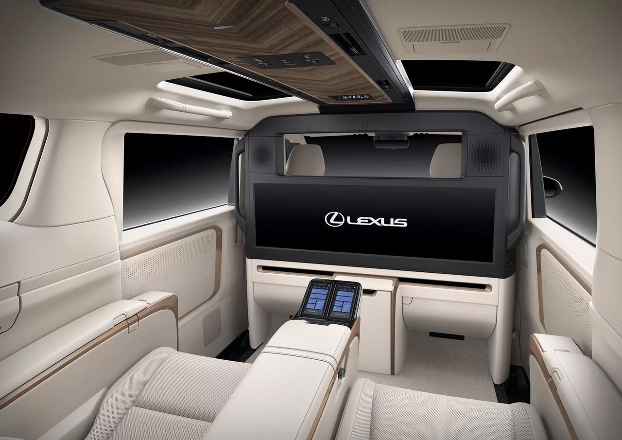 Lexus unveils new version of luxurious LM minibus limousine - Gadget ...