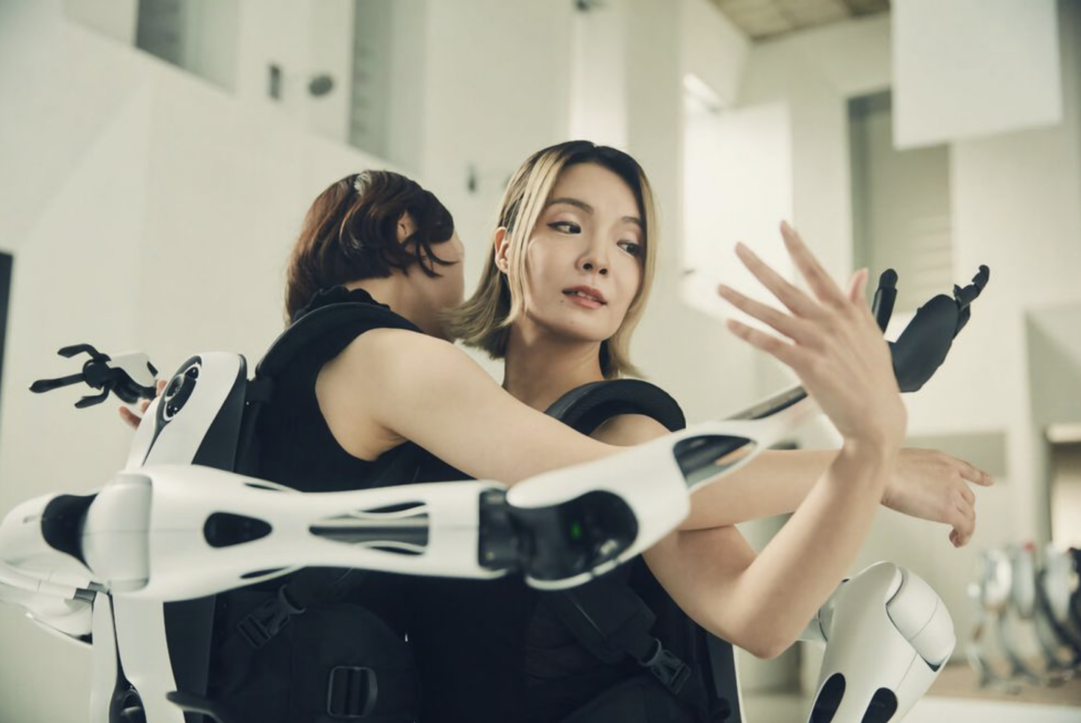 Japanese university showcases cyborg arms - Gadget Advisor