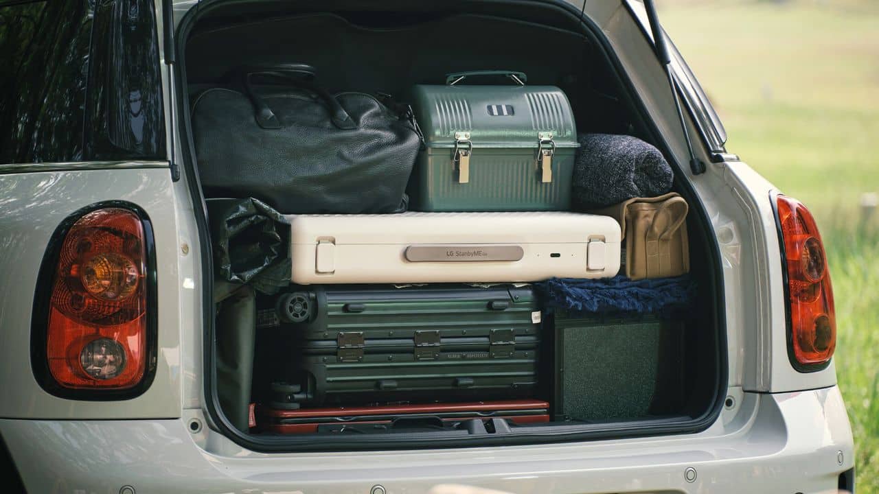 LG releases TV that fits in a suitcase - Gadget Advisor