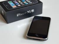 The iPhone Decades: iPhone Sales Per Year (2007-2027) - Gadget Advisor