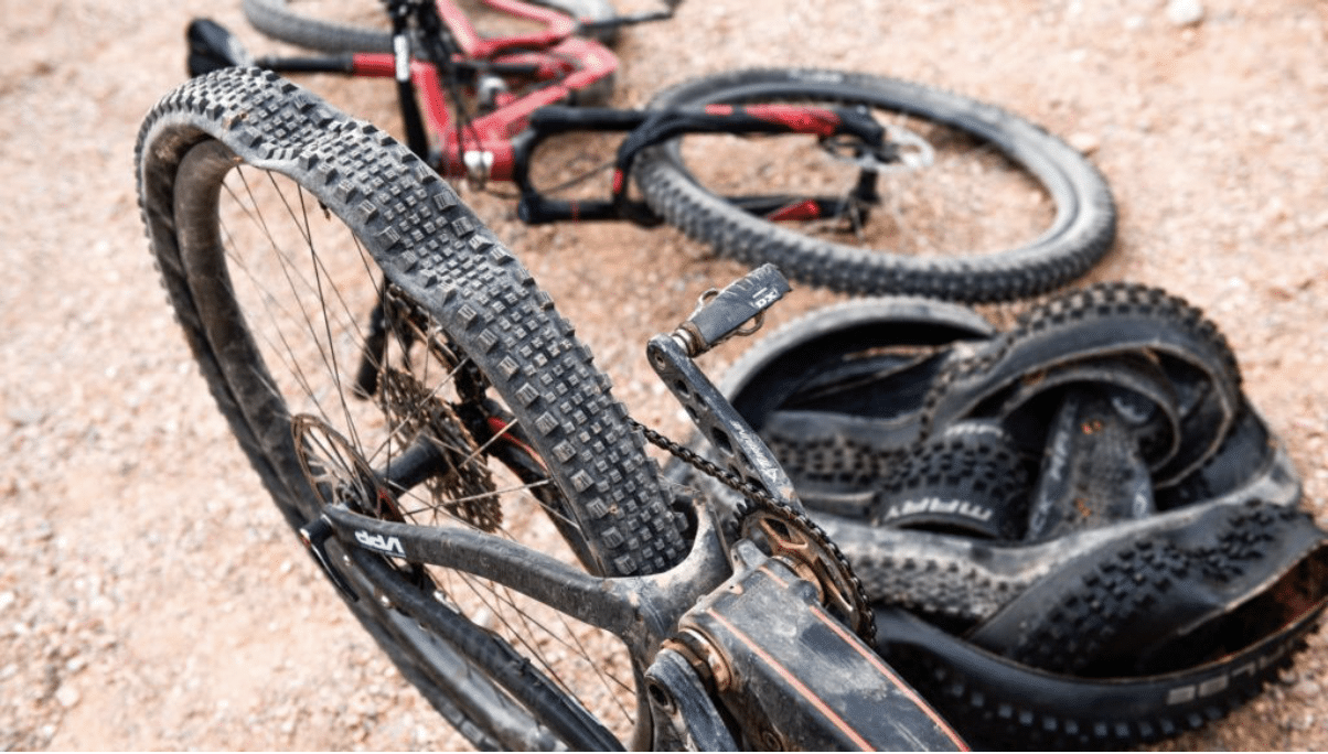 How to Fit and Set-Up Tubeless Tyres - A Step-By-Step Tutorial - Gadget ...